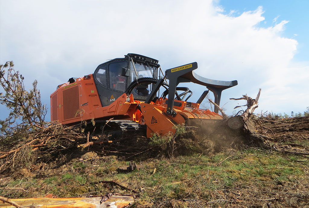 Land Clearing: forestry mulcher, forestry tiller, stone crusher, etc ...