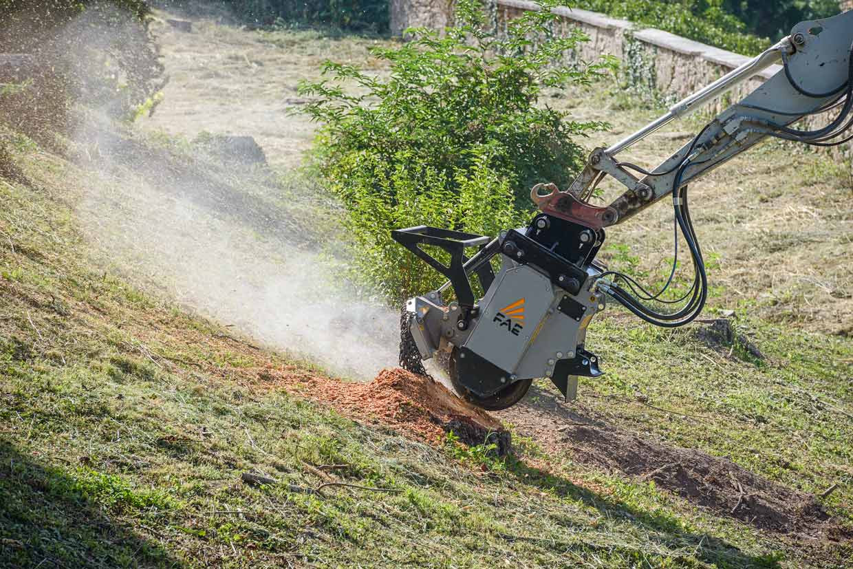 Excavator stump cutter SCM/EX/VT | FAE