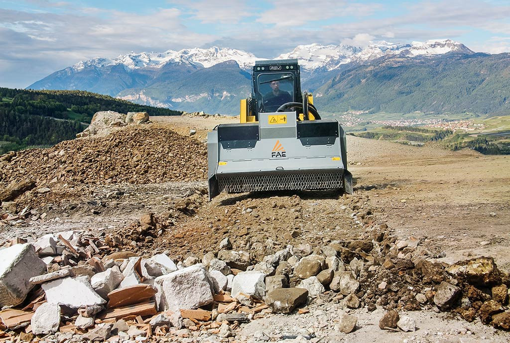 Road Construction - Soil stabilizer and rock crusher | FAE USA