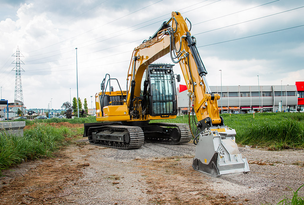 Hydraulic Driven Heads | For Skid Steers and Excavators